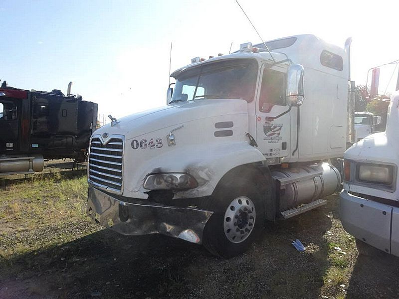 2006 Mack Pinnacle CXN613 (For Sale) | Semi Truck | #6812