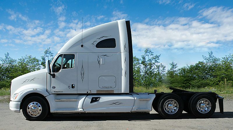2011 Kenworth T700 For Sale | 75" Sleeper | #P5440T