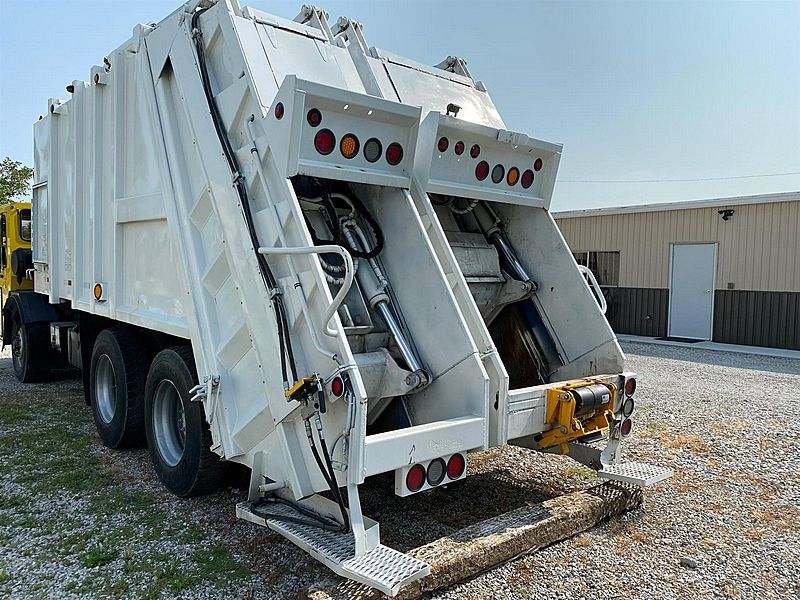 2006 CCC LET2-46 For Sale | Refuse Truck | #8745