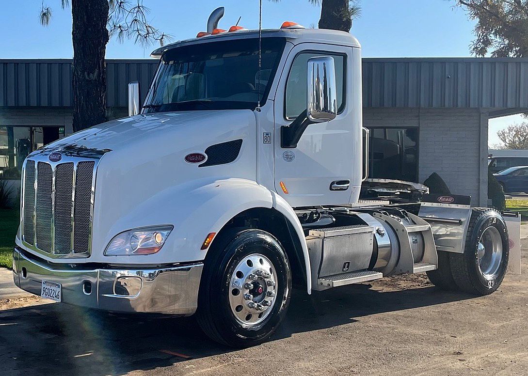 2018 Peterbilt 579 For Sale | Day Cab | #U2068 / 495382