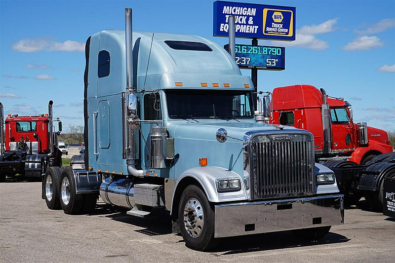2002 Freightliner Classic XL (For Sale) | Condo Sleeper | #5499