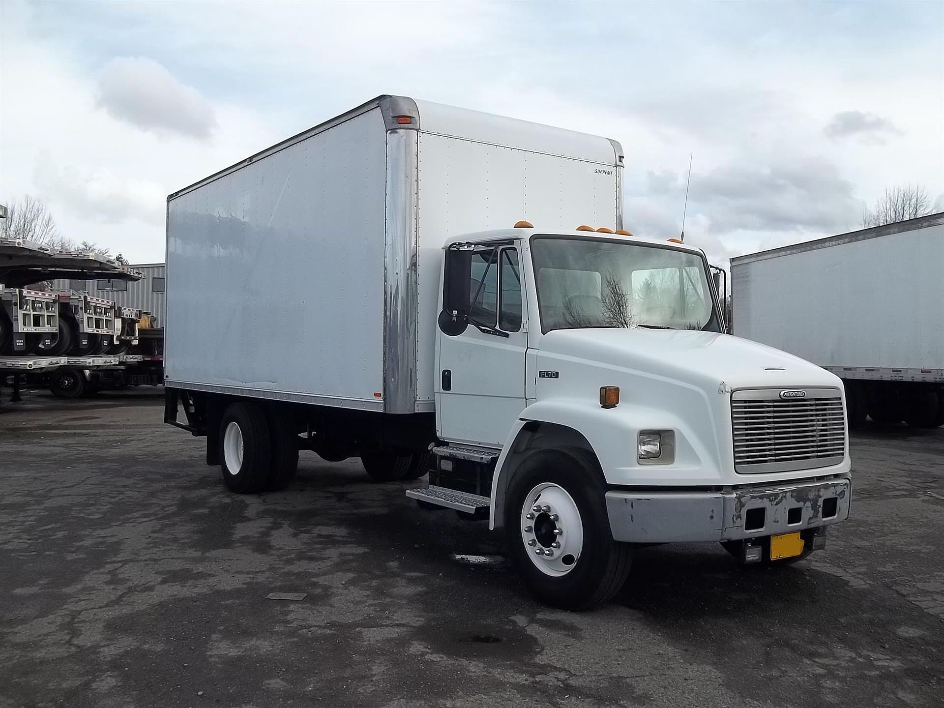 1997 Freightliner FL70 For Sale | 20' Box | Non CDL | #5804
