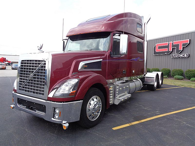 2007 Volvo VT880 For Sale | 77" Sleeper | #C770.1