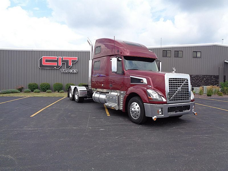 2007 Volvo VT880 For Sale | 77" Sleeper | #C770.1