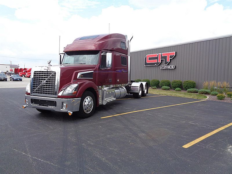 2007 Volvo VT880 For Sale | 77" Sleeper | #C770.1