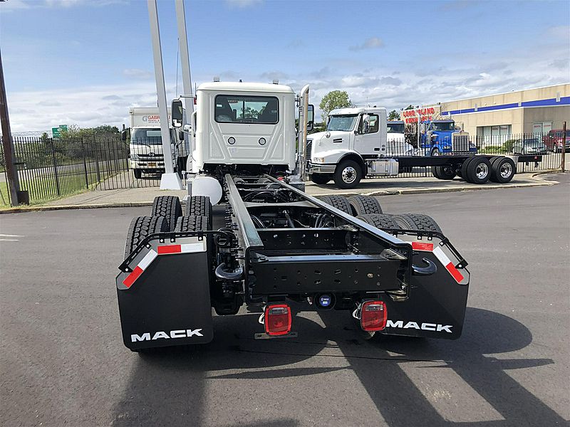 2019 Mack Granite GR64F (For Sale) | Roll-Off | #NJ-10431