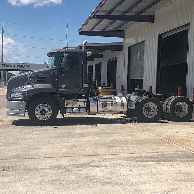 2011 Mack Pinnacle CXU613 (For Sale) | Day Cab | #BM016605