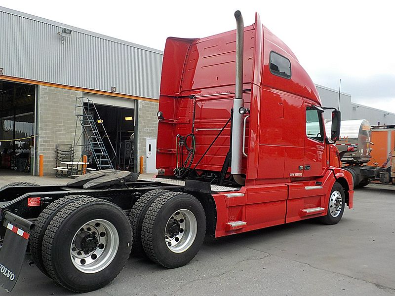 2016 Volvo 670 For Sale | 61" Sleeper | #2652