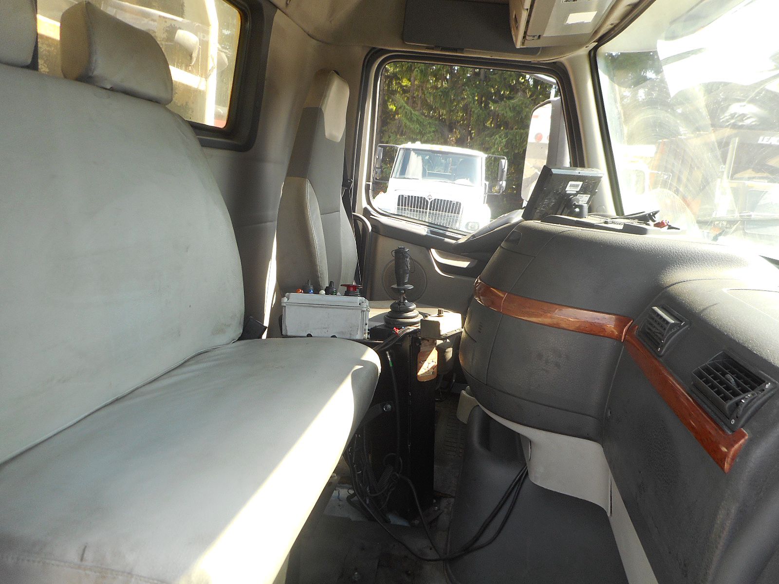 2017 Volvo VHD-64-T For Sale | Refuse Truck | #8834