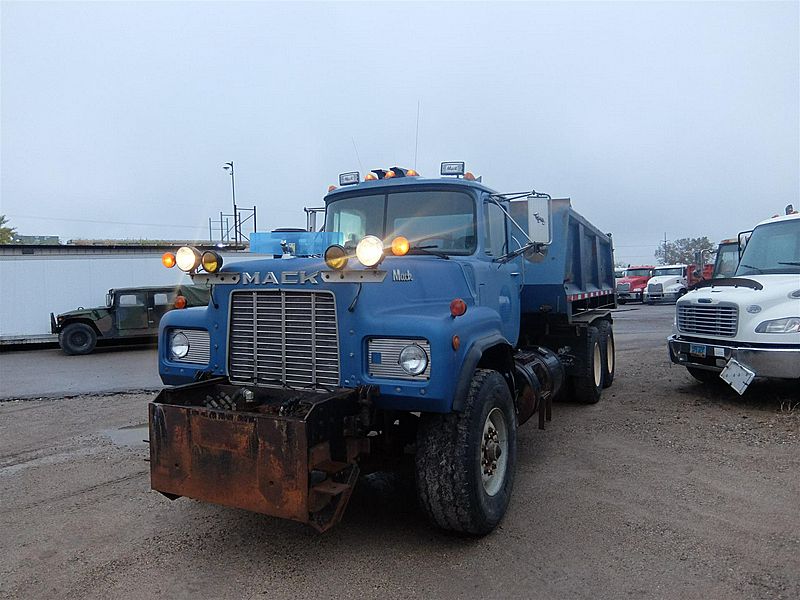1992 Mack rd690s (For Sale) | Box Truck | #8571