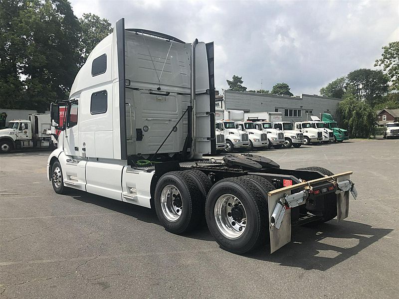 2020 Volvo VNL 860 For Sale | 77" Sleeper | #HV-562