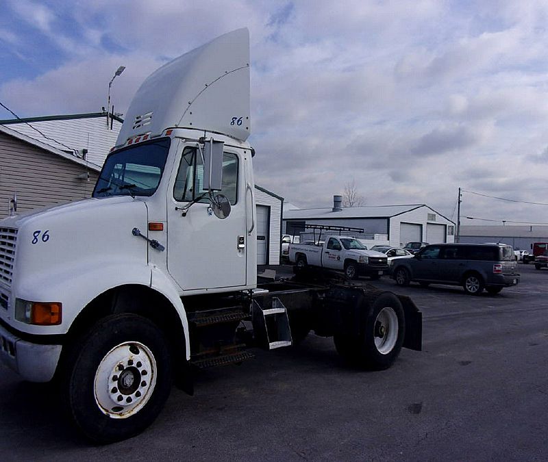 2000 International 8100 (For Sale) | Semi Truck | #18088