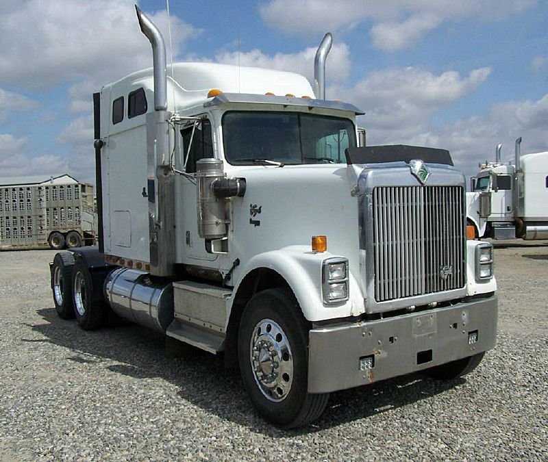 1999 International 9300 (For Sale) | Heavt spec Highway tractor | #070644
