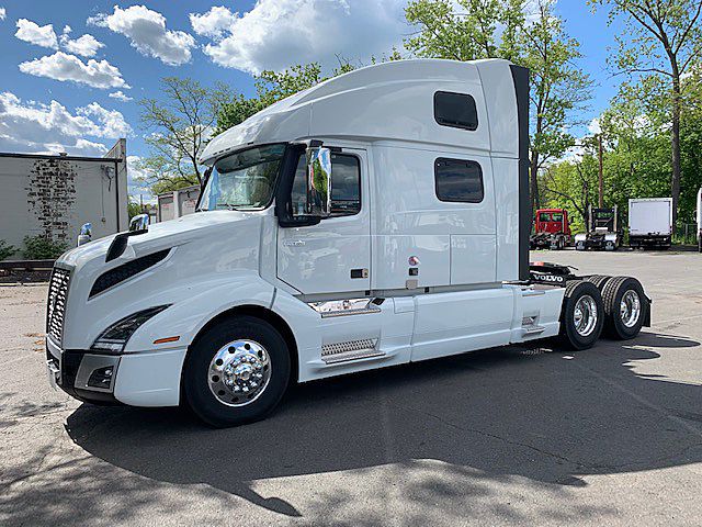 2020 Volvo VNL 860 For Sale | 77" Sleeper | #HV-614