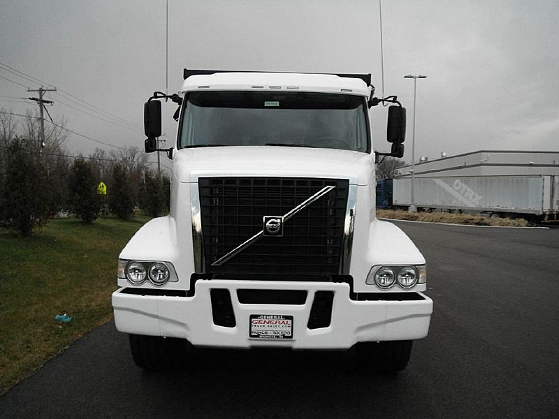 2019 Volvo VHD (For Sale) | Dump Truck | #VM19018-TOL