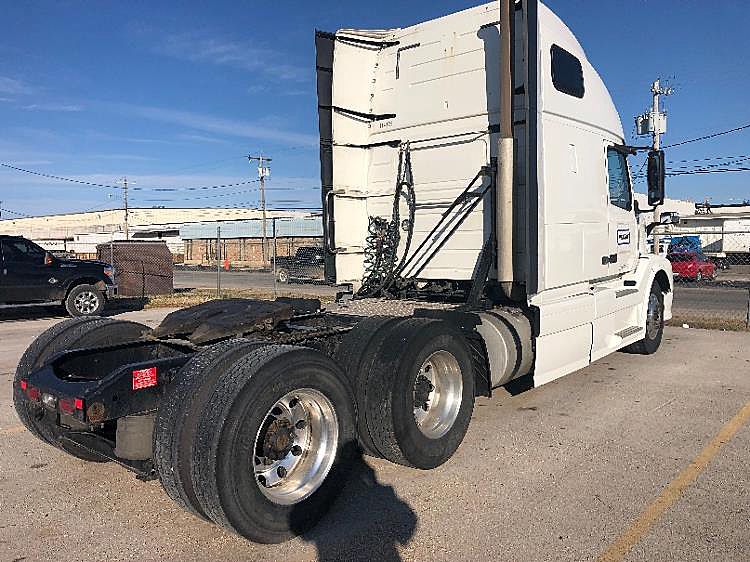 2015 Volvo VNL 670 (For Sale) | 61" Sleeper | #114121