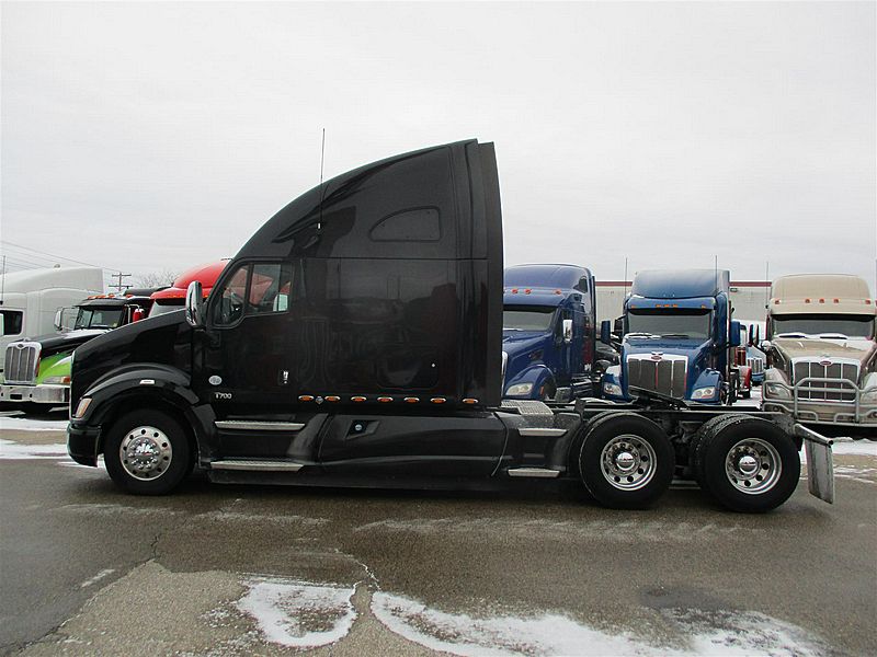 2013 Kenworth T700 For Sale | 75" Sleeper | #30N352944