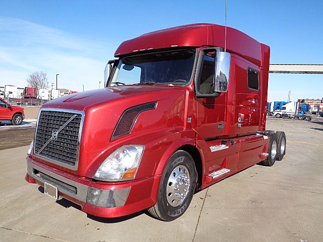 2015 Volvo VNL 730 For Sale | MID ROOF Sleeper | #8P36A