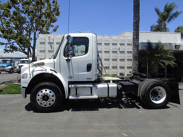 2012 Freightliner M2 2 AXLE TRACT For Sale | H2N 2 AXLE NON SLEEPER | #6663