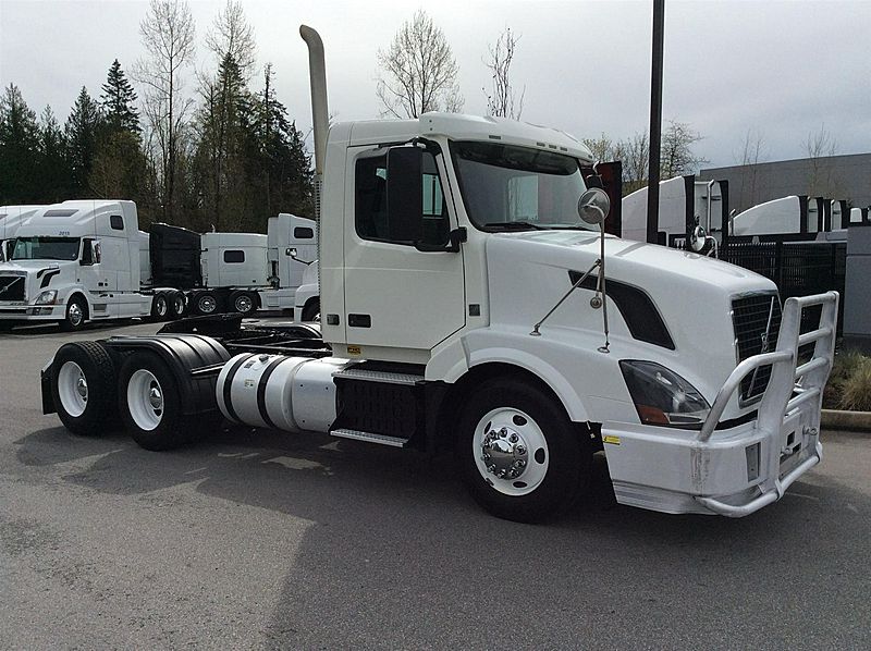 2015 Volvo 300 (For Sale) | 300" Sleeper | #910738