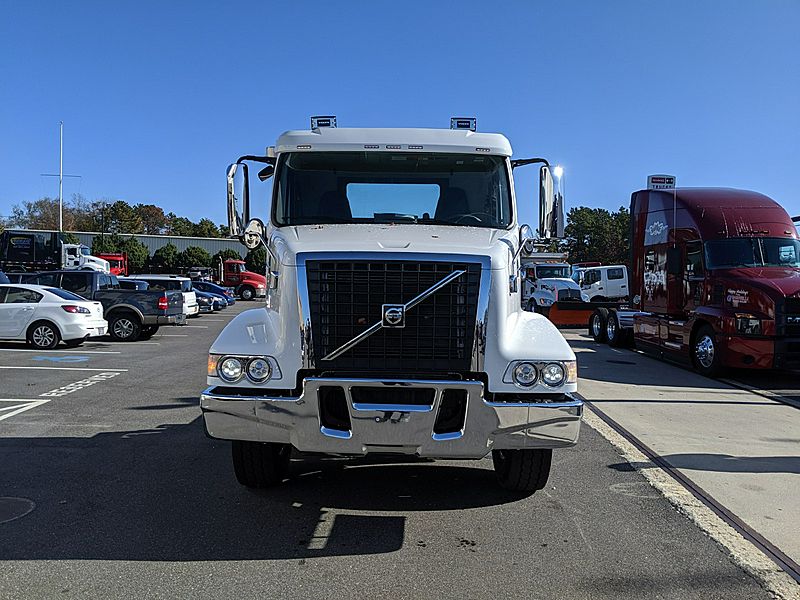 2020 Volvo VHD64B (For Sale) | Roll-Off | #HV-621