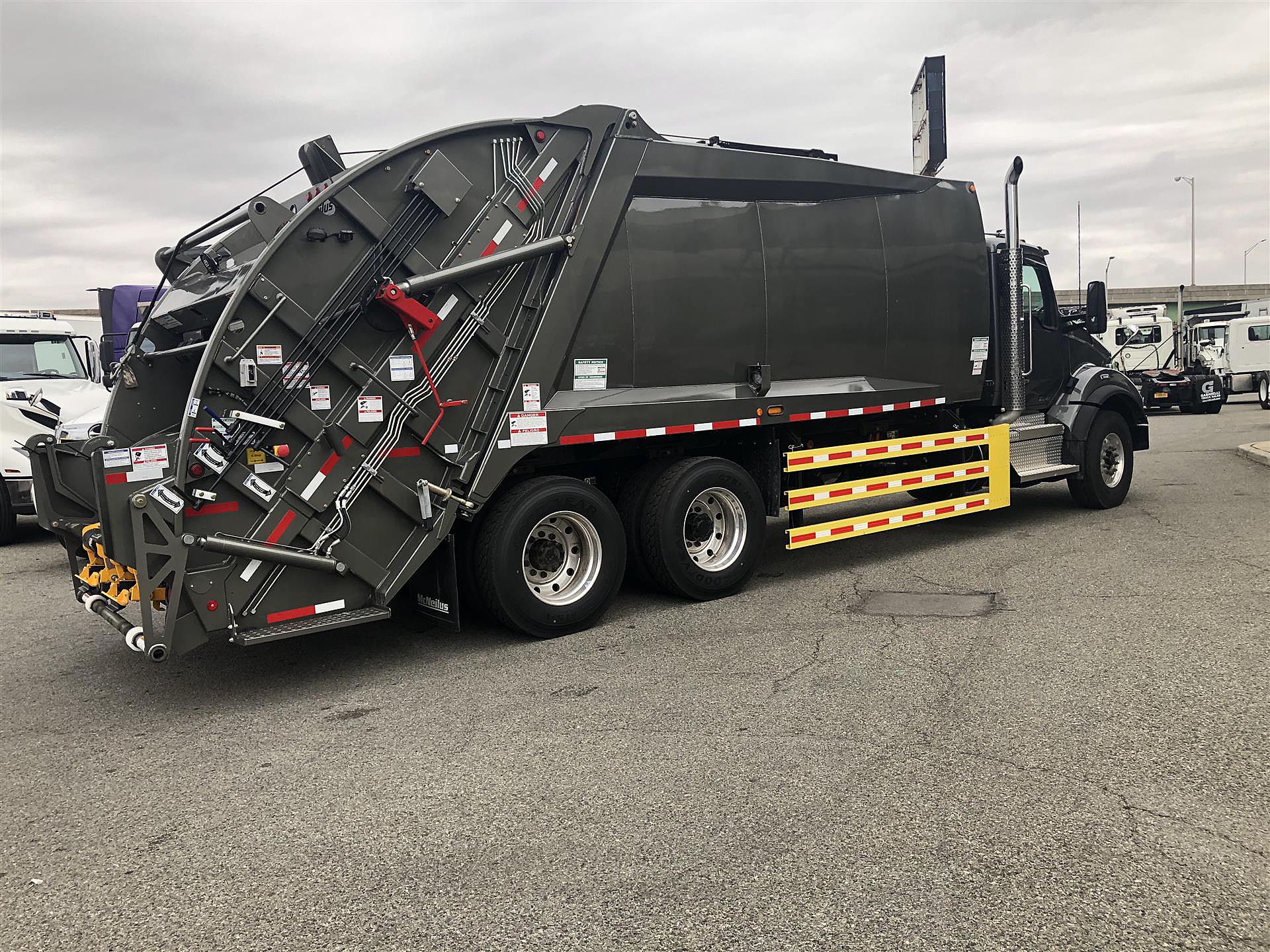 2020 Kenworth T880 (For Sale) | Rear Loader | #NK-5433