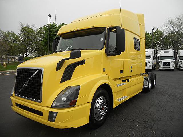 2016 Volvo VNL 730 (For Sale) | 77" Sleeper | #233213