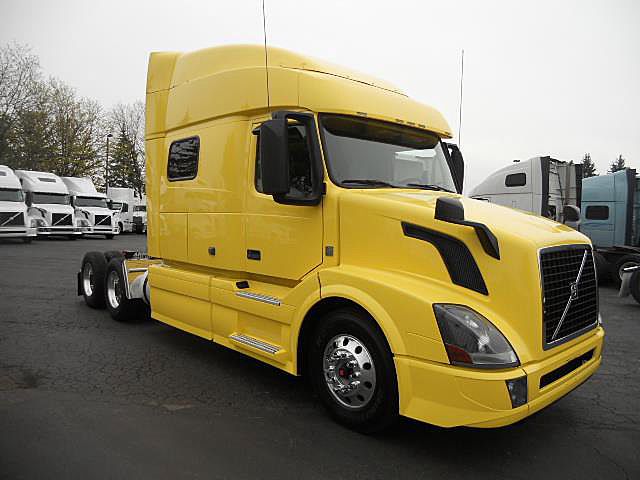 2016 Volvo VNL 730 (For Sale) | 77" Sleeper | #233213