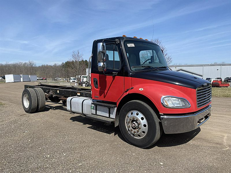 2010 Freightliner M2 (For Sale) | Cab & Chassis | #7841