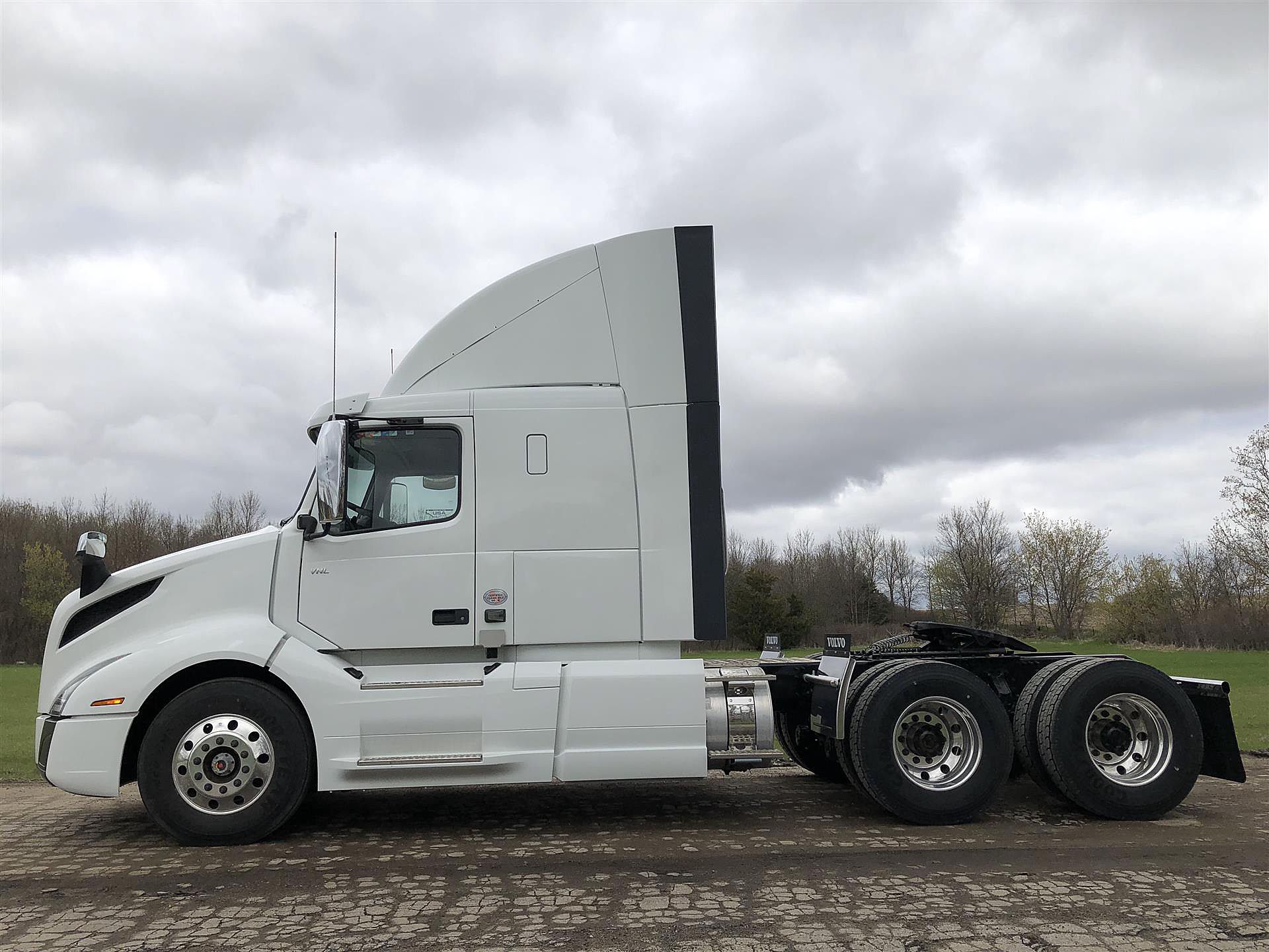 2020 Volvo VNL 400 (For Sale) | Flat Top Sleeper | #66499