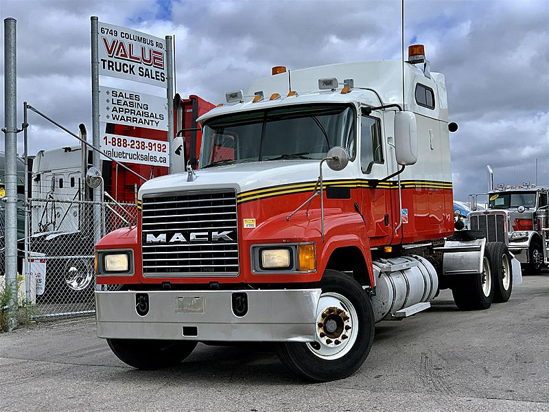2007 Mack Pinnacle CHN613 (For Sale) | MID ROOF Sleeper | #1909-226