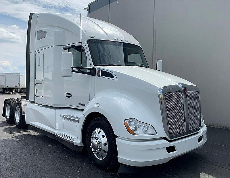 2017 Kenworth T680 For Sale | 76" Sleeper | #UT100052