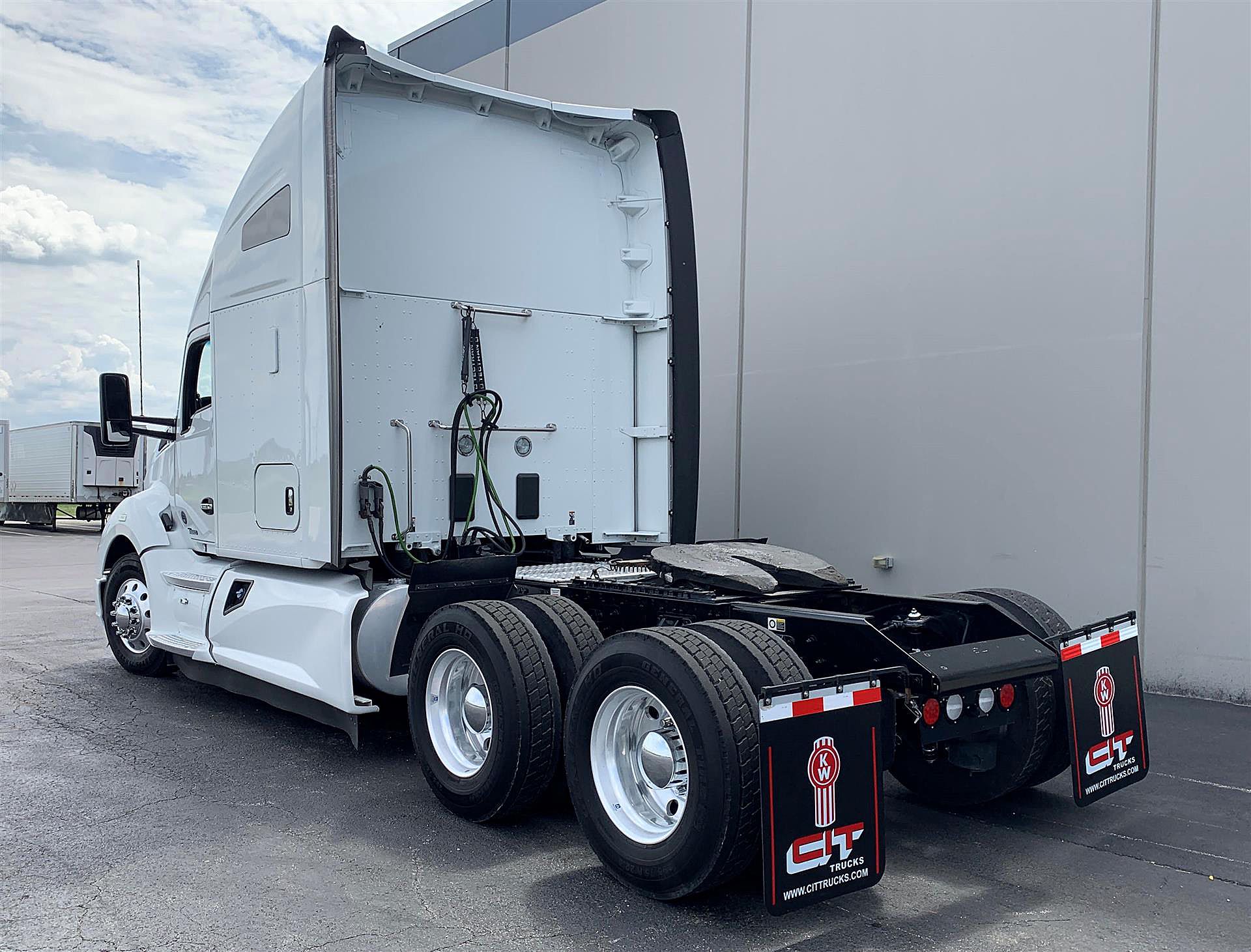 2017 Kenworth T680 For Sale | 76" Sleeper | #UT100052