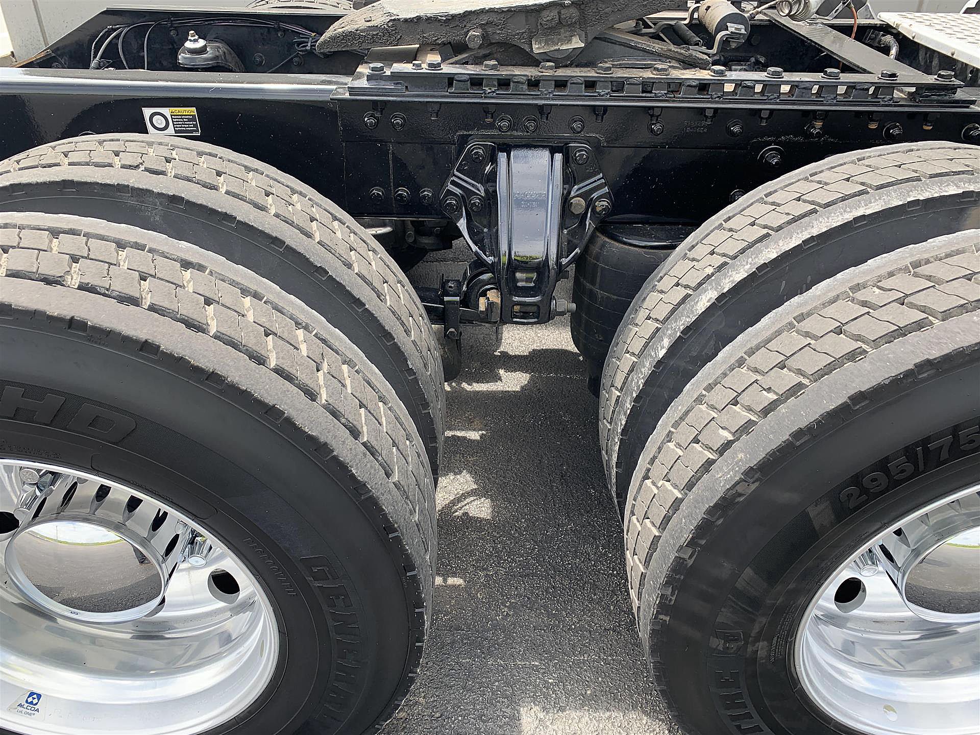 2017 Kenworth T680 For Sale | 76" Sleeper | #UT100052