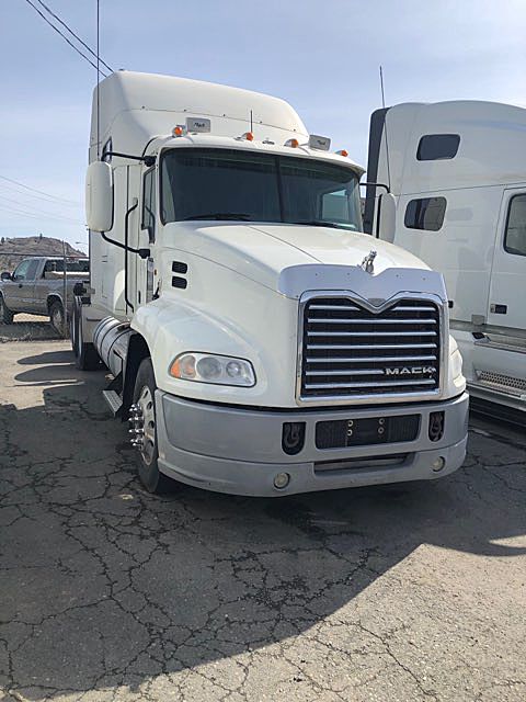 2013 Mack 600 (For Sale) | 60" Sleeper | #026364