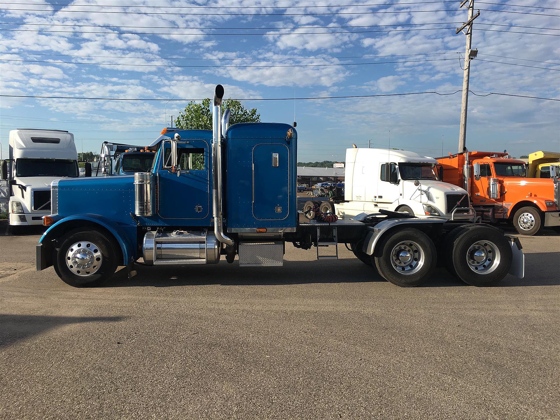 2004 Peterbilt 379 For Sale | 48" Sleeper | #30N832148