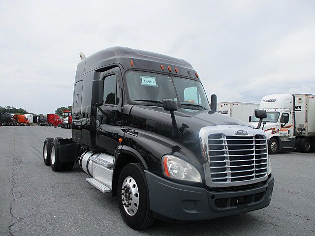 2015 Freightliner Cascadia For Sale | 72" Sleeper | #18467