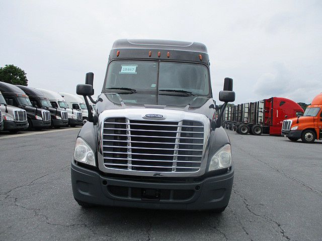 2015 Freightliner Cascadia For Sale | 72" Sleeper | #18467