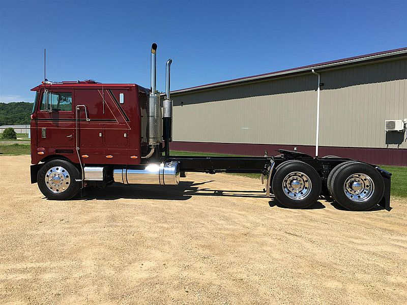 1979 Peterbilt 352-110 For Sale | Flat Top Sleeper | #53X120561N
