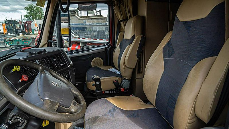 2007 Volvo VT 880 For Sale | Sleeper Truck | #C-28233