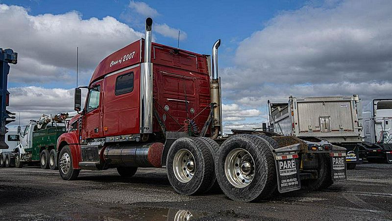 2007 Volvo VT 880 For Sale | Sleeper Truck | #C-28233