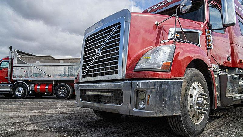 2007 Volvo VT 880 For Sale | Sleeper Truck | #C-28233