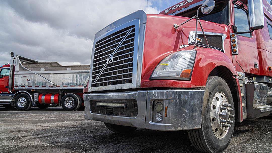 2007 Volvo VT 880 For Sale | Sleeper Truck | #C-28233