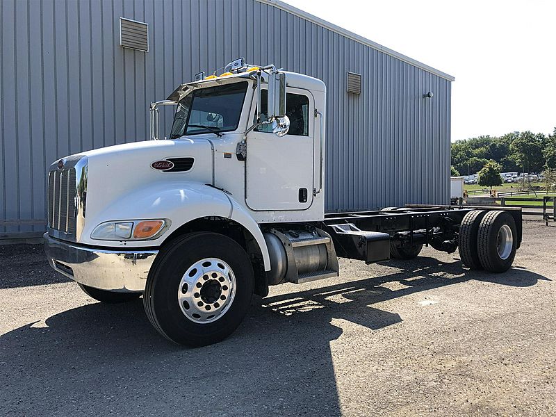 2007 Peterbilt 335 (For Sale) | Cab & Chassis | #8230