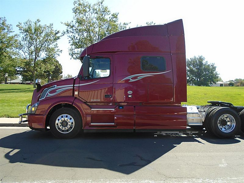 2017 Volvo VNL 730 (For Sale) | 77" Sleeper | #3P1045