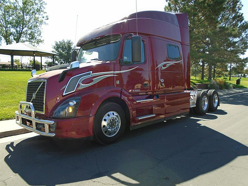 2017 Volvo VNL 730 (For Sale) | 77" Sleeper | #3P1045