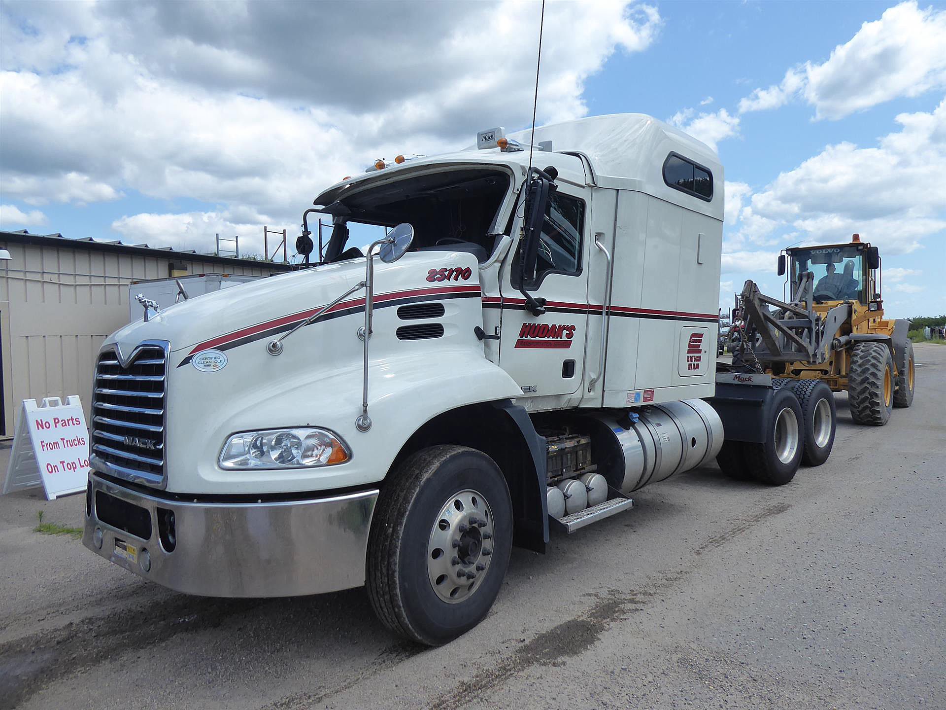 2015 Mack CXU613 (For Sale) | Semi Truck | #8912