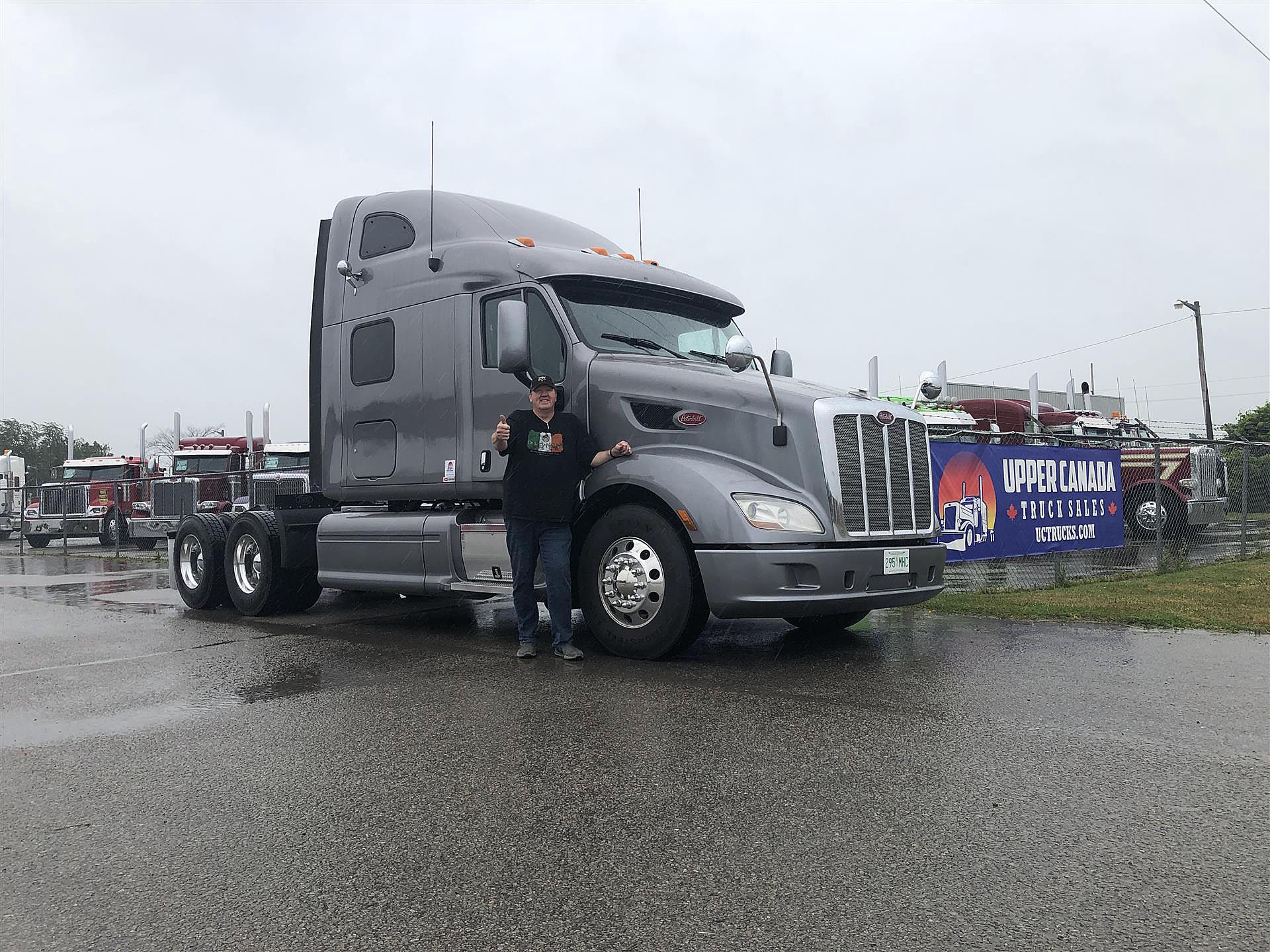 2013 Peterbilt 587 For Sale | 70" Sleeper | #3134087