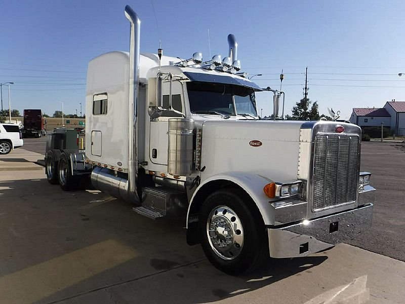 2007 Peterbilt 379 (For Sale) | 70" Sleeper | #4210