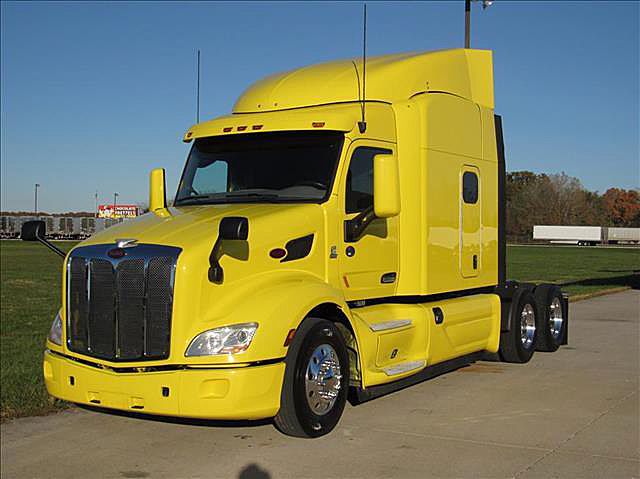 2017 Peterbilt 579 For Sale | 80" Sleeper | #235568